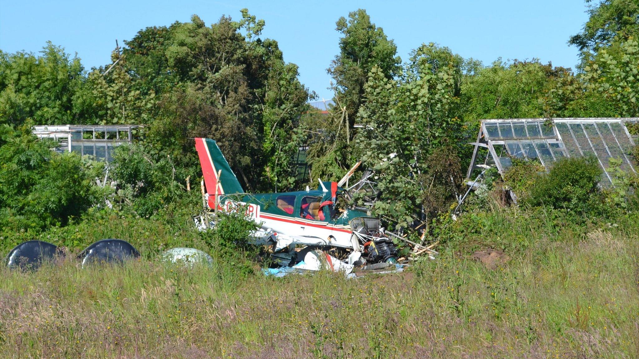 Guernsey plane crash pilot 'lucky to be alive' - BBC News
