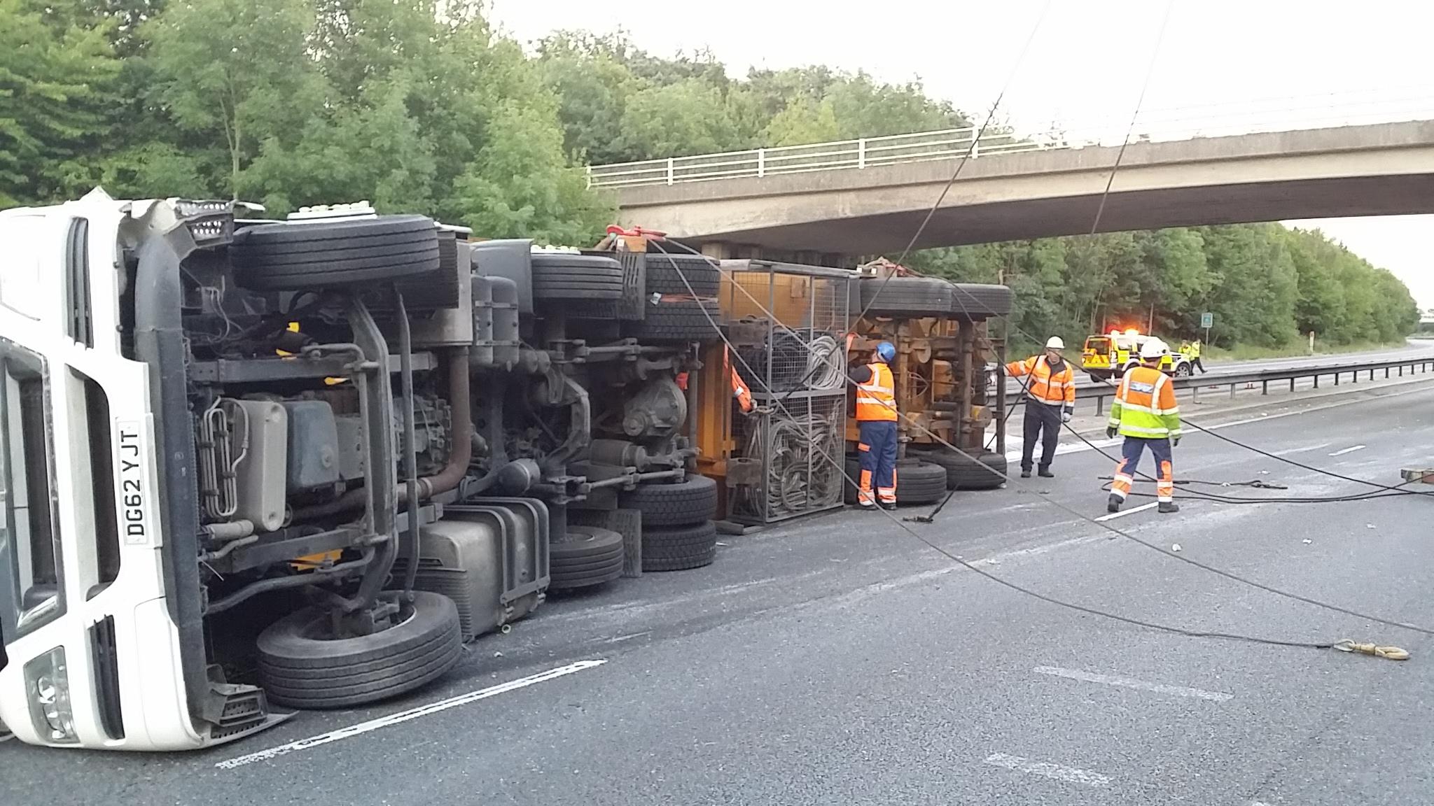 M11 Epping crash: 72-year-old man was driver in fatal accident - BBC News