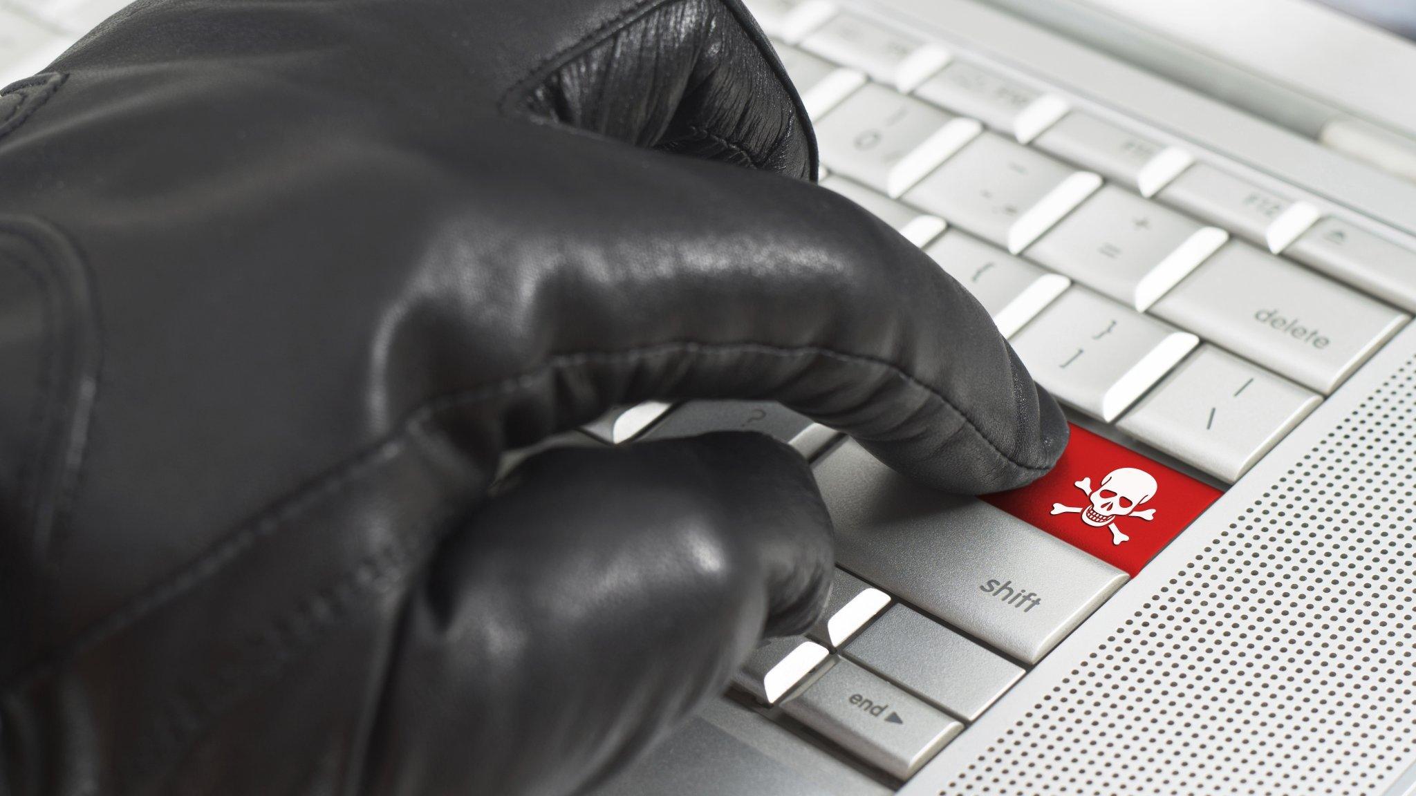 City of London piracy police to be given more money - BBC News