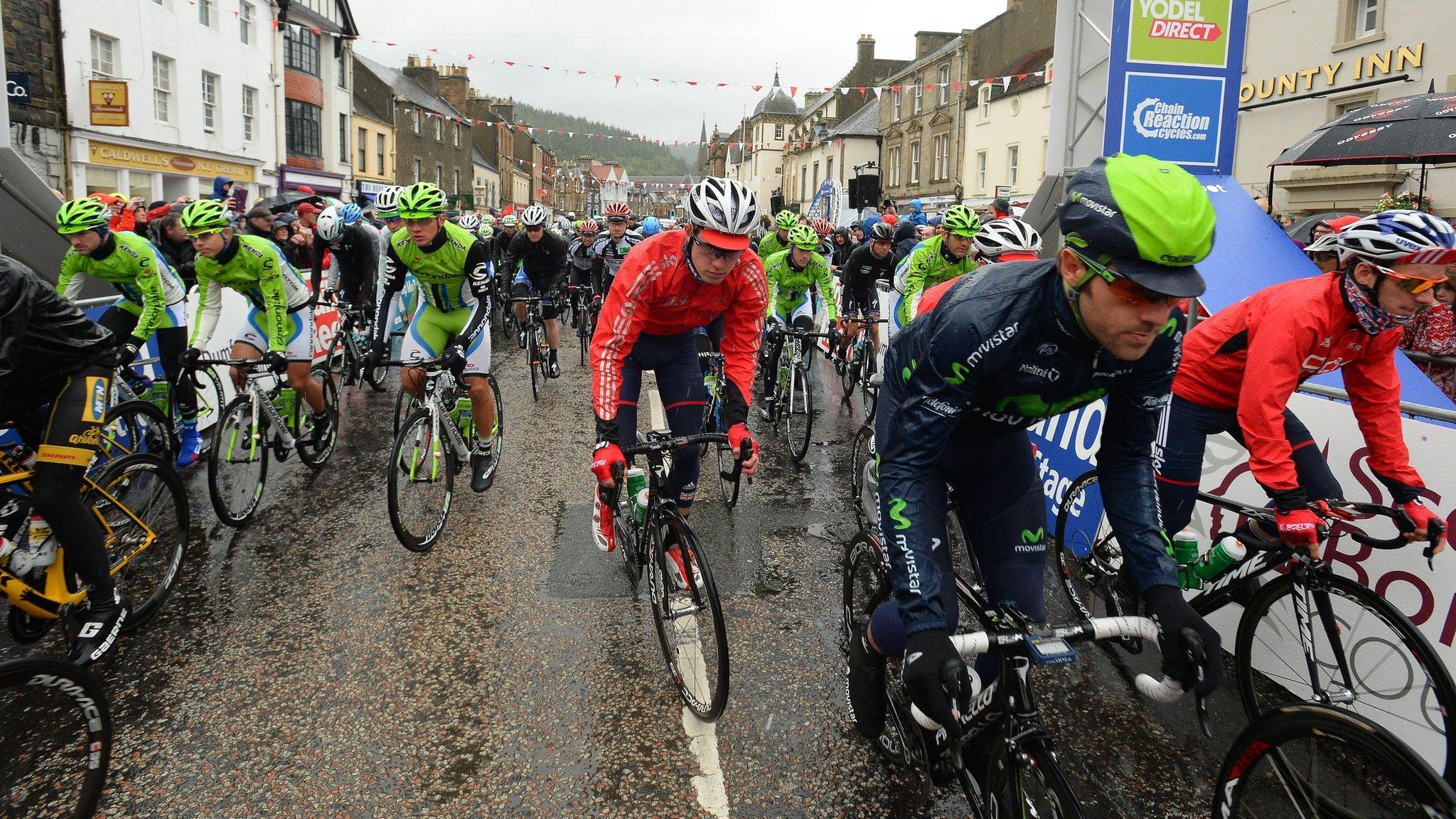 Selkirk Bike Festival kicks off Borders cycling weekend - BBC News