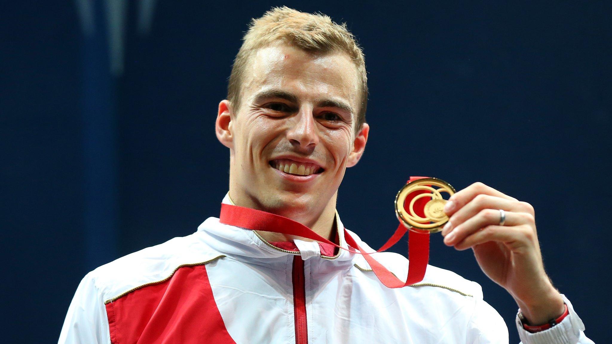 British Grand Prix: Nick Matthew beats Gregory Gaultier in semi - BBC Sport