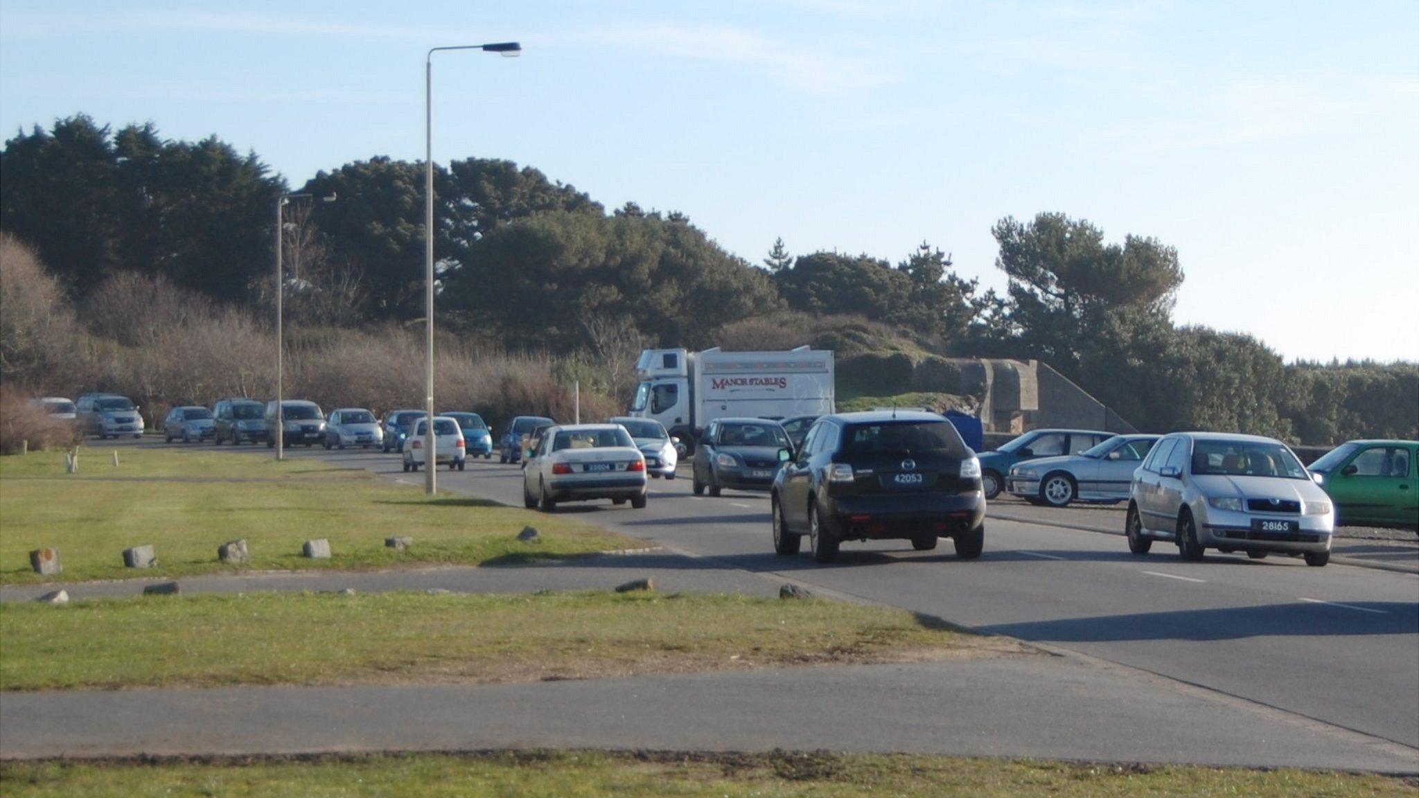 Guernsey motor fees changes 'token gesture' say traders - BBC News