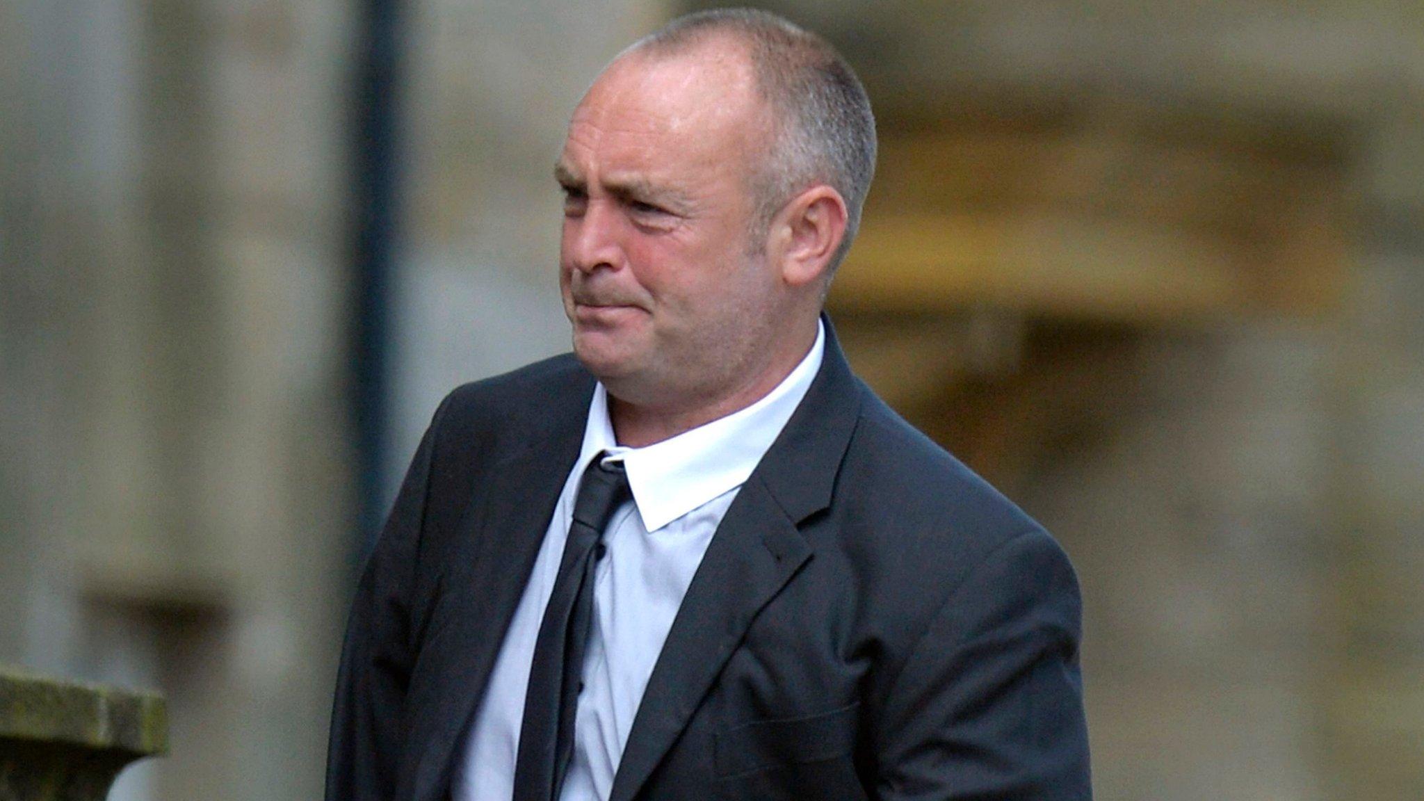 American bulldog breeder Stephen Potts jailed over dog attack - BBC News