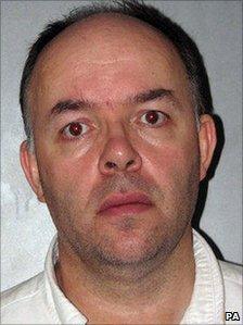 Church minister Robert Dando faces US child sex charges - BBC News