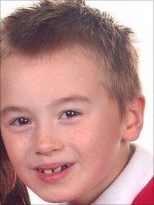 Northallerton swimming pool reopens after boy's death - BBC News