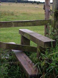 More than 2,000 country stiles removed across Kent - BBC News