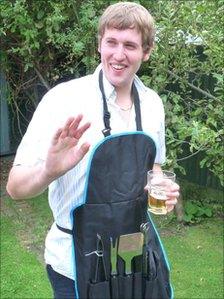 Samuel Guidera murder: Parents appeal to help catch killer - BBC News