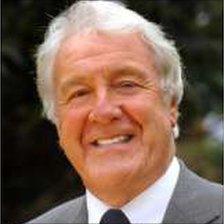 Merseyside half century career teacher Gordon Youd dies - BBC News