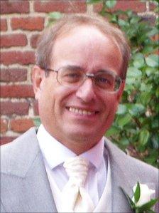 New appeal over Raymond Folwell train death in Stenson - BBC News