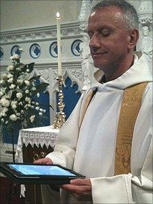 Prayers on iPad for Father David Matthews - BBC News