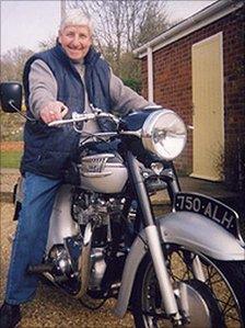 Beheading of Graham Rayner preventable, inquiry finds - BBC News