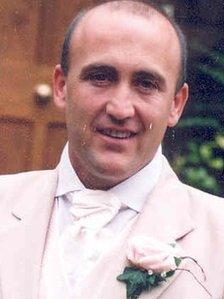 Appeal over Colin Smith Speke killing four years on - BBC News
