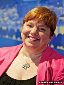 Rose Colley runs for Jersey Consumer Council role - BBC News