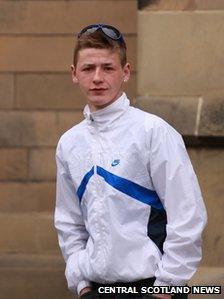 Andrew Stretton sentenced over East Plean primary school blaze - BBC News