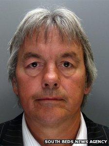 Daniel Spires: Three convicted of murder over '£30,000' - BBC News