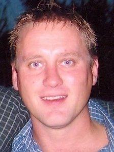 Tributes to Mark David after Llangeinor crash - BBC News