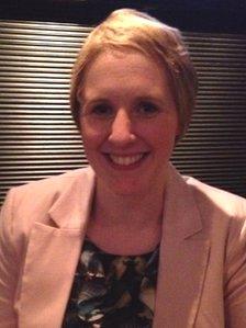 Claire Millar: My four year struggle with hair loss - BBC News