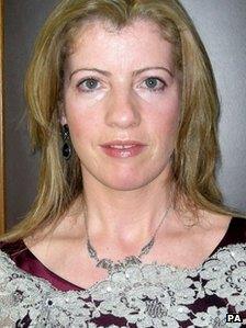 Jennifer Jones jail warning over missing children - BBC News