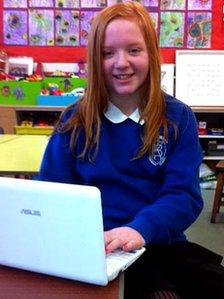 Aberdeen schoolgirl Jasmin Duncan releases first book - BBC News