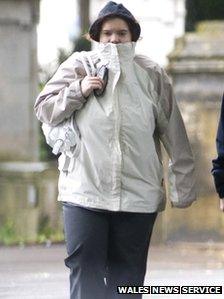 Child cancer lies: Cwmcarn teacher Kelly Baker banned - BBC News