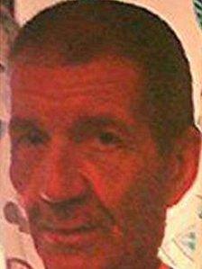 John Reeder cyclist death: Suspects bailed until 2 October - BBC News