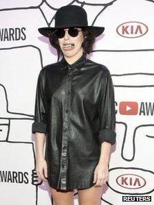 Eminem named Artist of the Year at first YouTube awards - BBC News