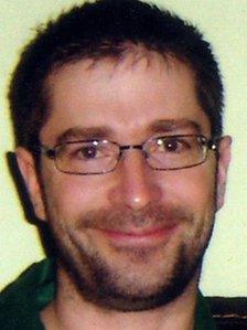 Tribute paid to Stonehaven sea death paramedic Peter Trudgill - BBC News