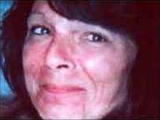 Family of missing Sandra Gant in Clacton leaflet appeal - BBC News