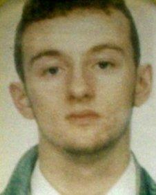 Garry Walton drowning: Family seeks appeal - BBC News