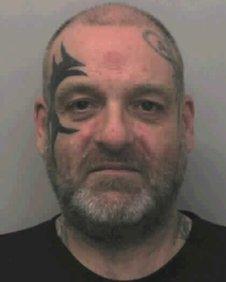 Mark Vevers jailed for gunpoint robbery in Northampton - BBC News