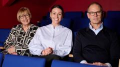 Actor Suranne Jones is Sheringham theatre's president - BBC News