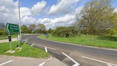 A31 Wimborne: Overnight closures as roundabout resurfaced - BBC News