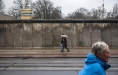 The global philosopher: Should borders be abolished? - BBC News