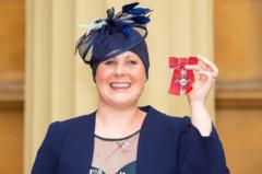 Kate Granger: #hellomynameis campaigner was 'inspirational' - BBC News