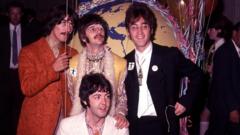 Pop songs 'derogatory about growing old' - BBC News