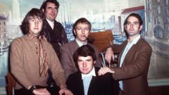 Eric Idle: Monty Python star working at 80 for financial reasons - BBC News