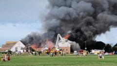 Harvester fire: Crews tackle blaze in Littlehampton - BBC News