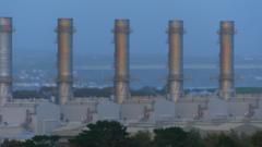 Milford Haven LNG: Liquefied natural gas terminal expansion plan - BBC News