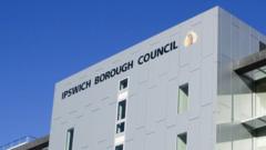 Ipswich Borough Council to make cuts to try and balance books - BBC News