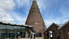 Wordsley's Red House Glass Cone reopening for 'sneak peak' tours - BBC News