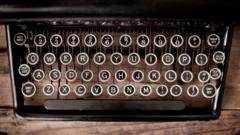 How did the qwerty keyboard become so popular? - BBC News