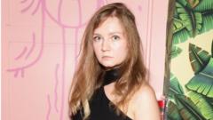 Inventing Anna: The Netflix show versus reality - BBC News