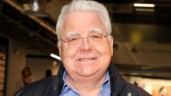 Bill Kenwright: Stars gather for memorial service in Liverpool - BBC News