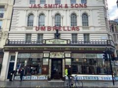 Arthur Beale: Sailing goods business closes shop after 500 years - BBC News