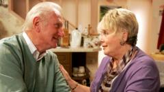 Royle Family and Emmerdale actor Peter Martin dies aged 82 - BBC News