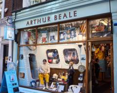 Arthur Beale: Sailing goods business closes shop after 500 years - BBC News