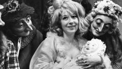 Frances Cuka: Friday Night Dinner star dies aged 83 - BBC News