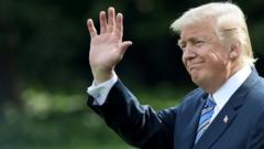 Facebook under fire in escalating data row - BBC News