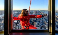 Jared Leto climbs Empire State Building - BBC News