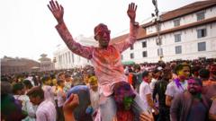 Holi 2024: Indians celebrate festival of colours - BBC News